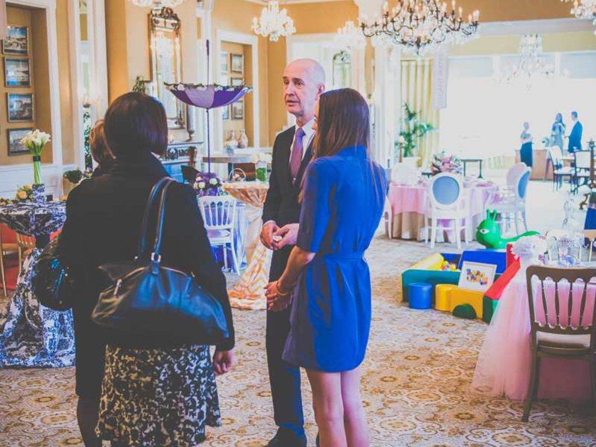 Hosting a Stress-Free Party: Simplify Your Event Planning Process