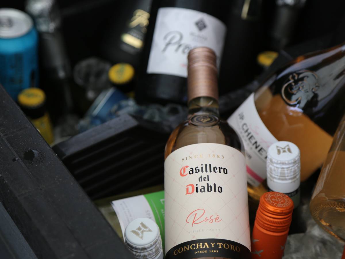 Epic Entertaining: How to Host a Party That Stands Out?