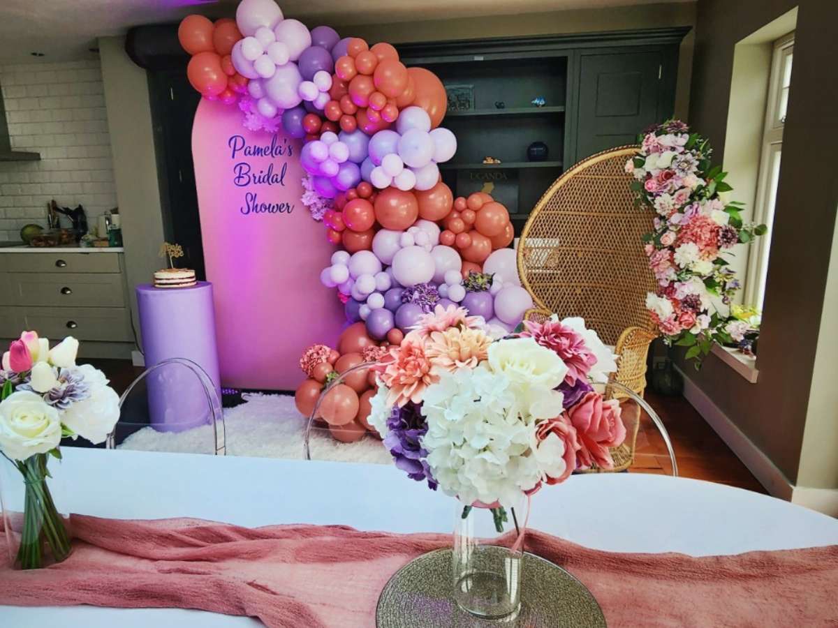 Insta-Glam: Social Media-Worthy Signature Party Moments