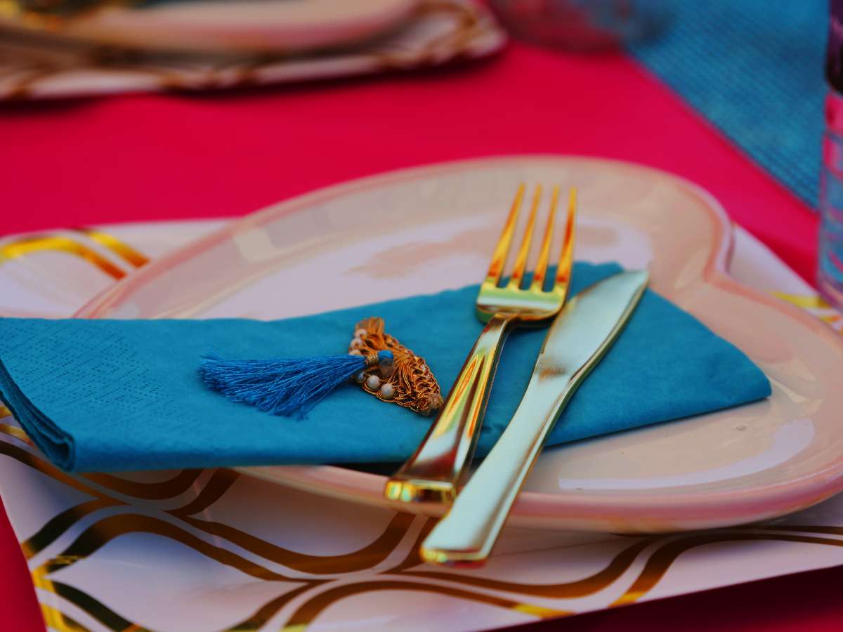 Insta-Glam: Social Media-Worthy Signature Party Moments